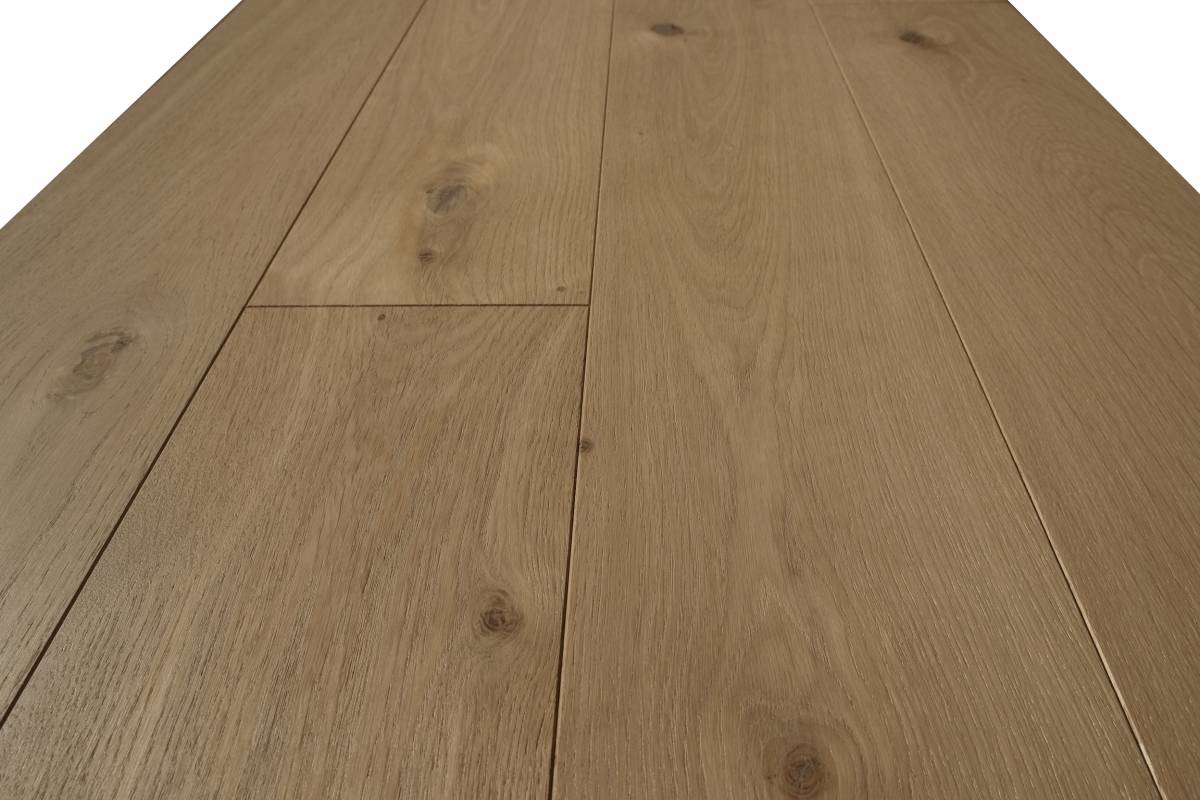 Pavimento in legno di rovere naturalizzato